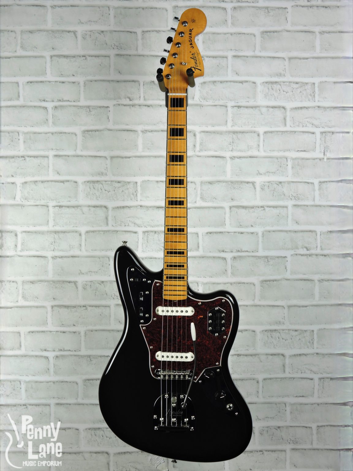 FENDER VINTERA II ’70S JAGUAR ELECTRIC GUITAR WITH CASE – USED 2023 ...